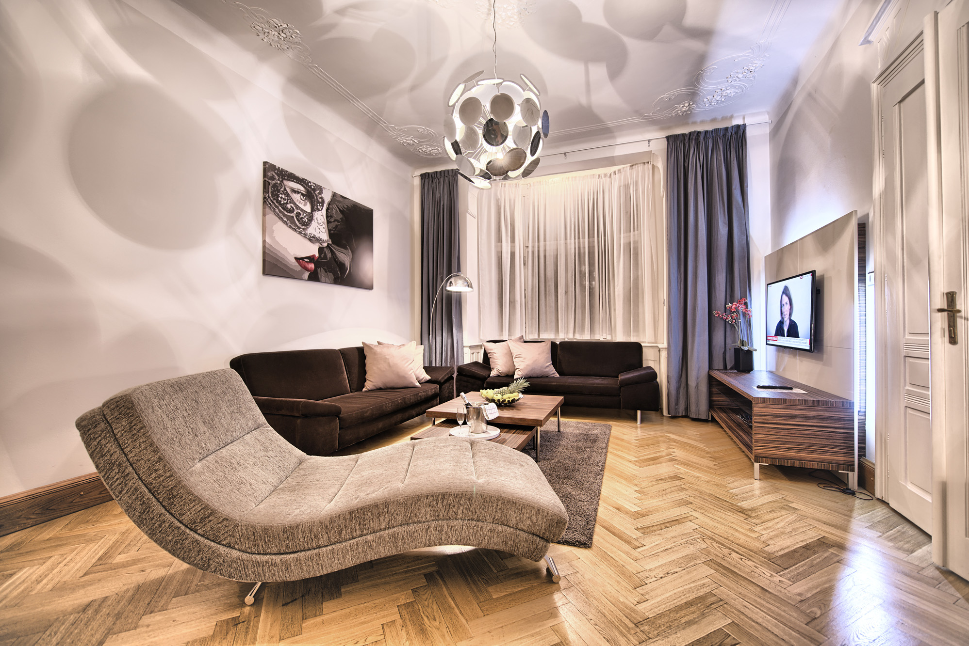 Completely renovated two bedroom Prague apartment for rent